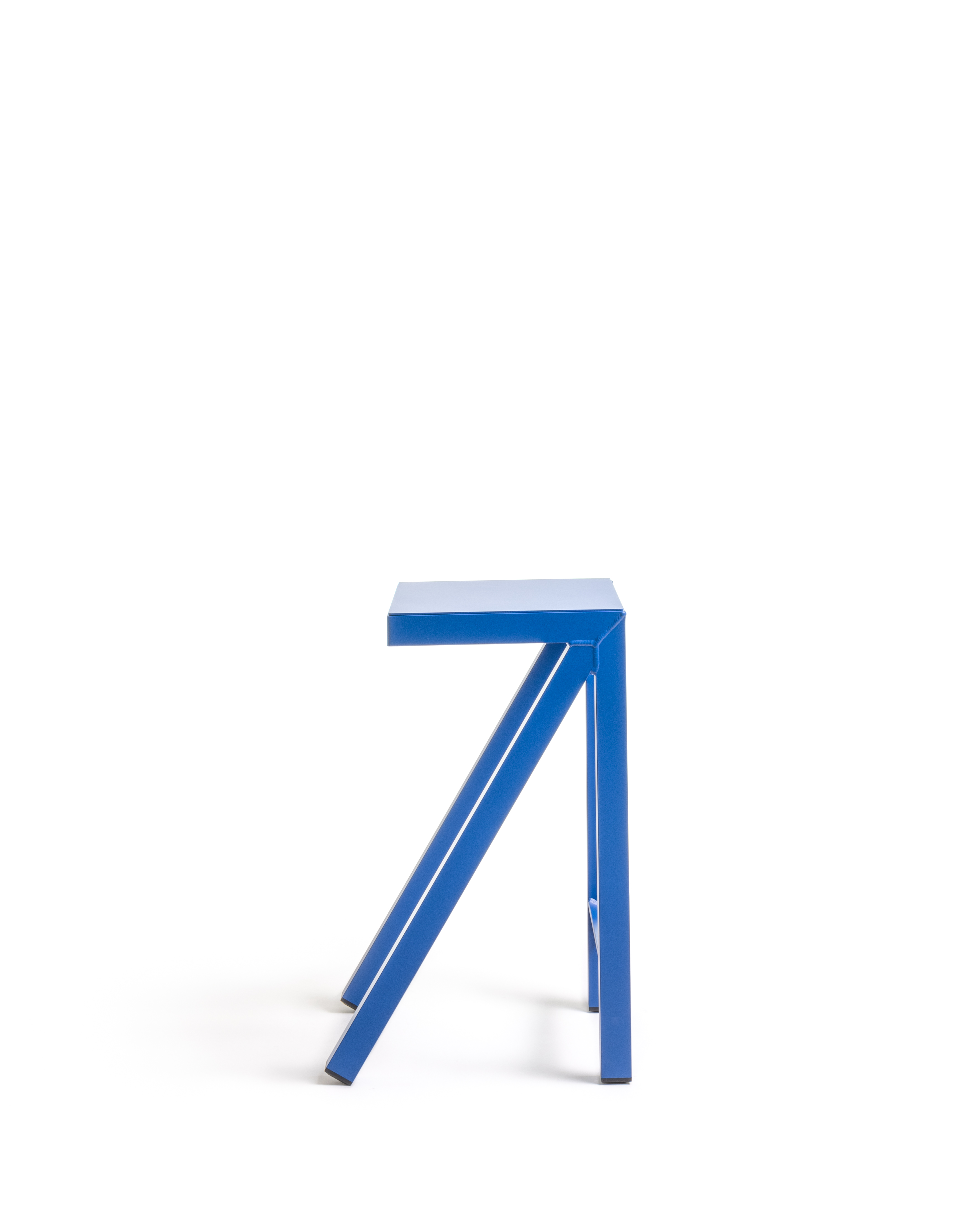 Magis_bureaurama_stool_product_side_SD2773_blue_01 - Magis S.p.A.